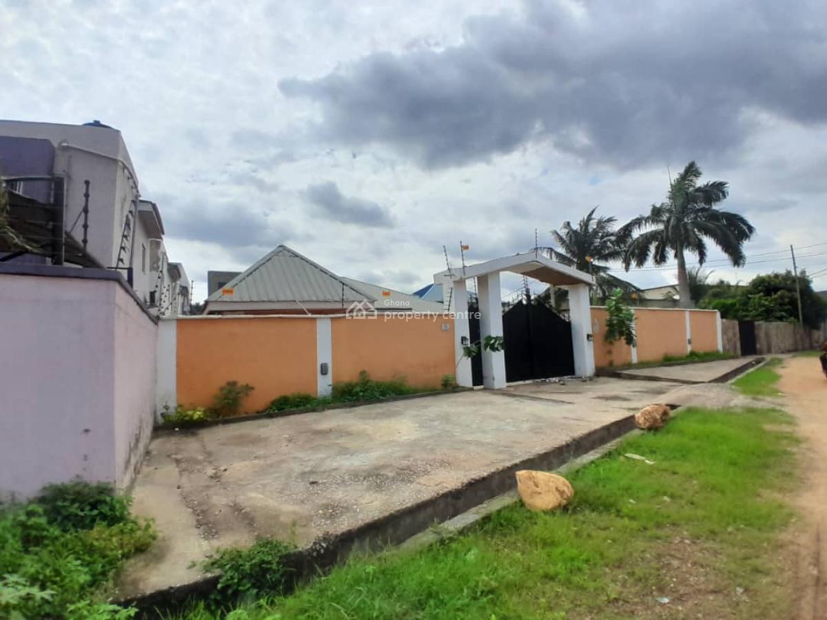 For Sale: 5 Bedrooms House Located At Lakeside Estate Botwe The Police ...